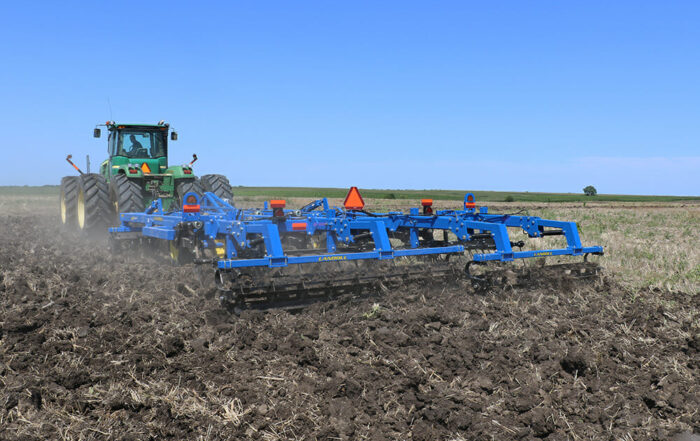 2100 Series Coulter Chisel - Farm Equipment, Landoll, Primary Tillage ...