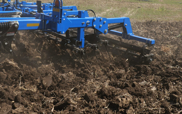 2100 Series Coulter Chisel - Farm Equipment, Landoll, Primary Tillage ...