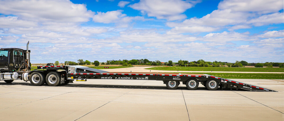 950 - Landoll Trailers, Traveling Tail - Landoll