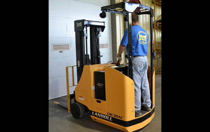 LSC25 / LSC30 - Landoll Stand-Up Compact, Material Handling - Landoll