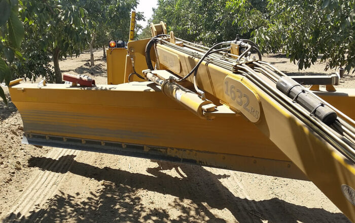 Pull-Type Graders - ICON Construction Equipment - Landoll