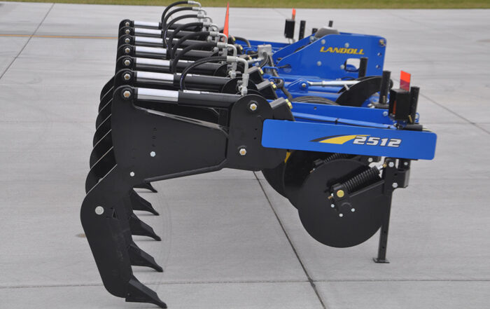 2500 Series In-Line Ripper - Farm Equipment, Landoll, Primary Tillage ...