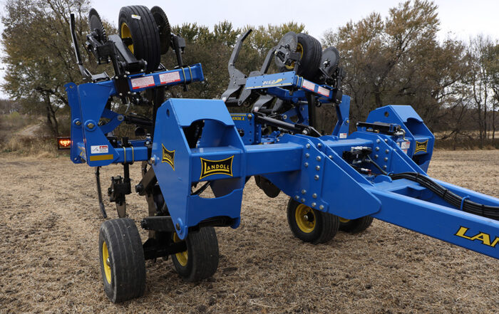 2500 Series In-Line Ripper - Farm Equipment, Landoll, Primary Tillage ...